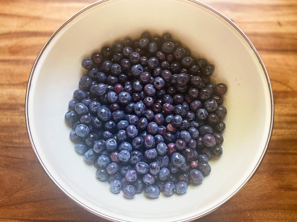 Classic Blueberry Pie (Using Fresh or Frozen Blueberries) - The Pickled ...